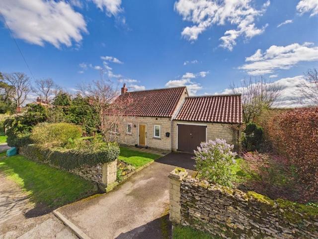 2 bedroom detached house for sale