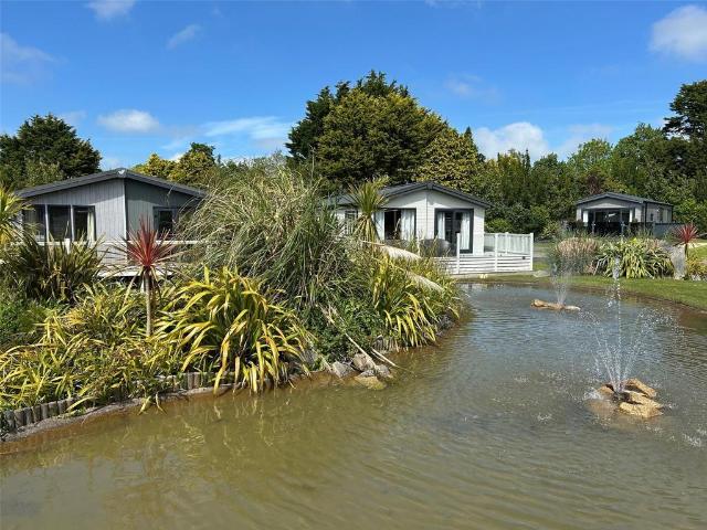 2 bedroom detached house for sale