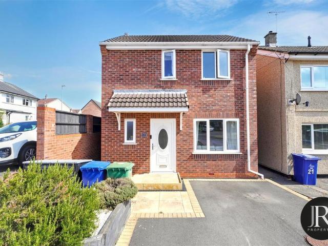 2 bedroom detached house for sale