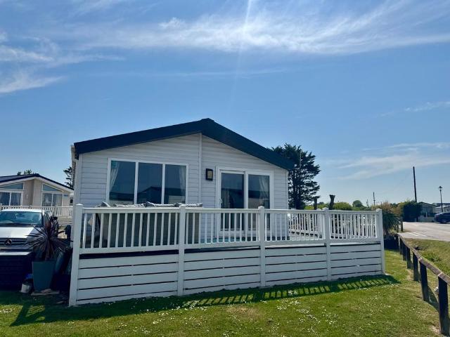2 bedroom detached house for sale