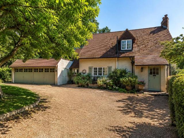 2 bedroom detached house for sale
