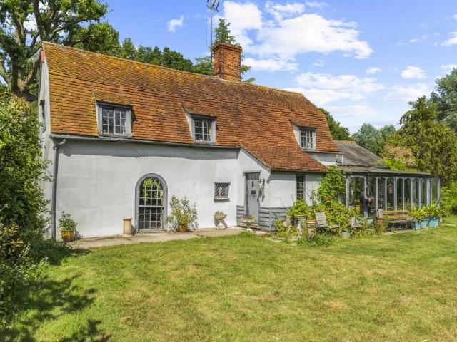 2 bedroom detached house for sale