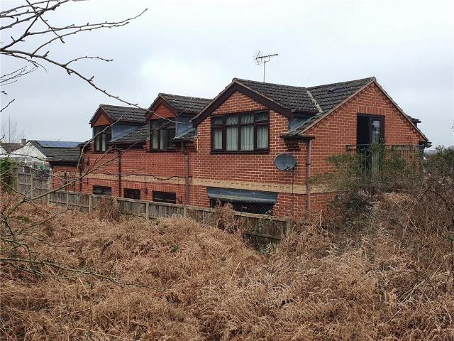 2 bedroom detached house for sale