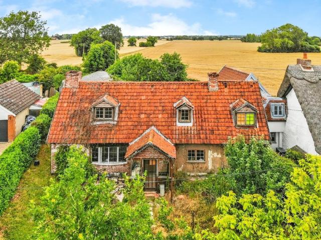 2 bedroom detached house for sale