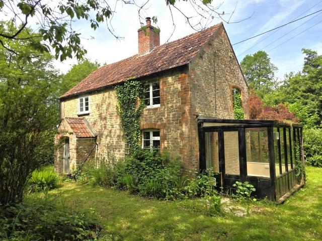 2 bedroom detached house for sale