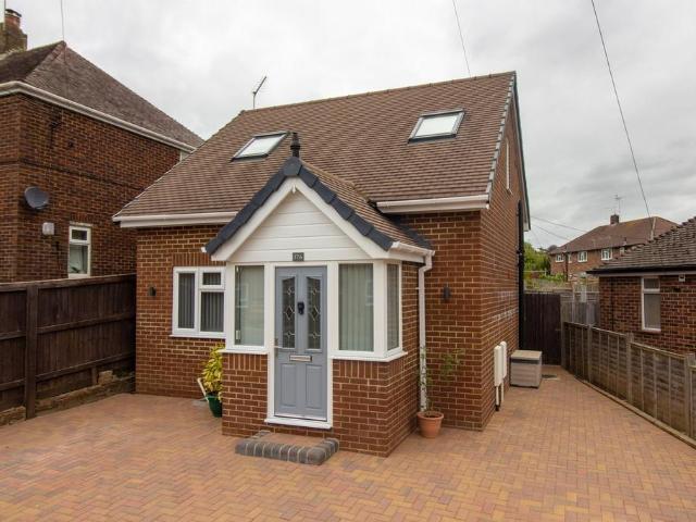 2 bedroom detached house for sale