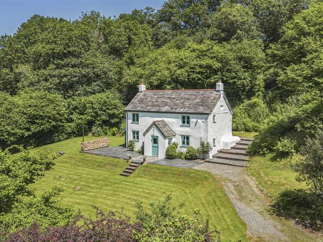 2 bedroom detached house for sale
