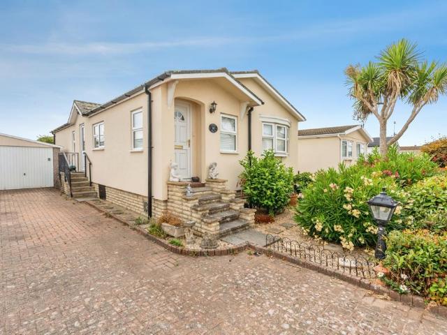 2 bedroom detached house for sale