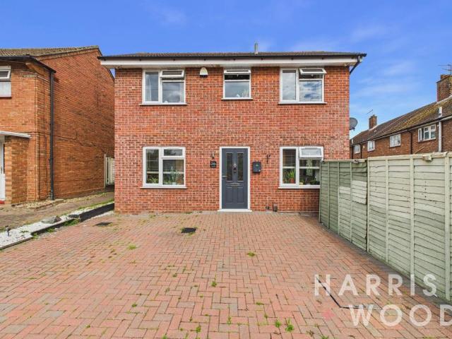 2 bedroom detached house for sale