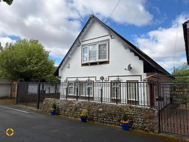 2 bedroom detached house for sale