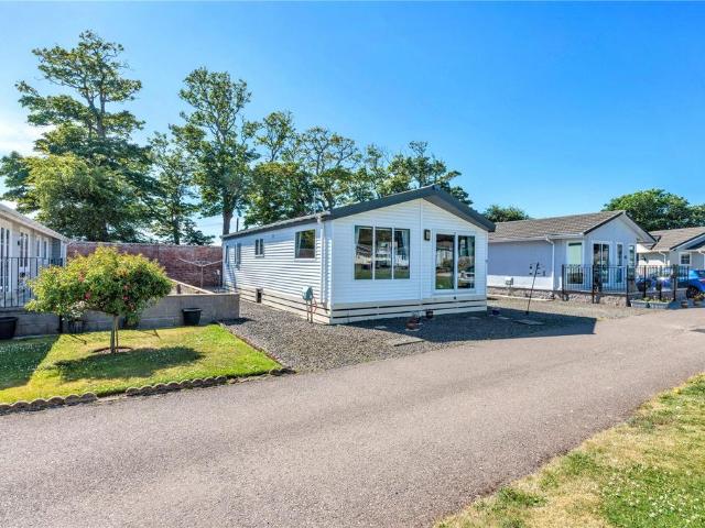 2 bedroom detached house for sale