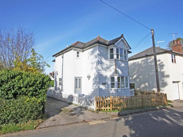 2 bedroom detached house for sale