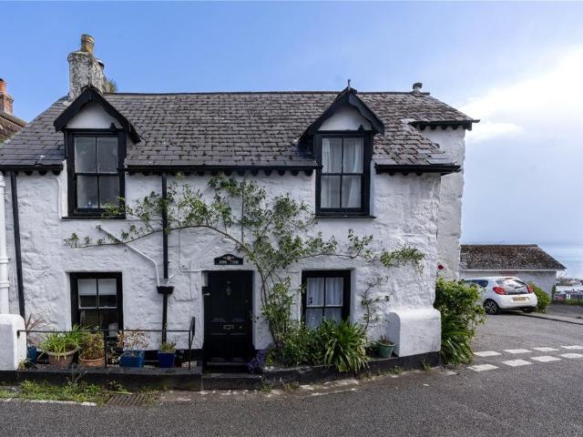 2 bedroom detached house for sale