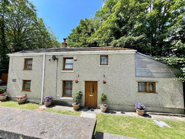 2 bedroom detached house for sale