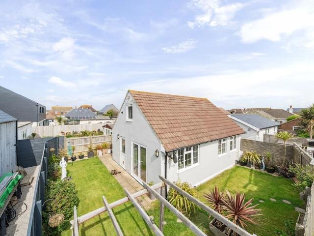 2 bedroom detached house for sale