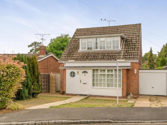 2 bedroom detached house for sale