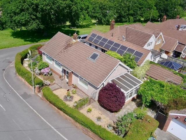 2 bedroom detached house for sale