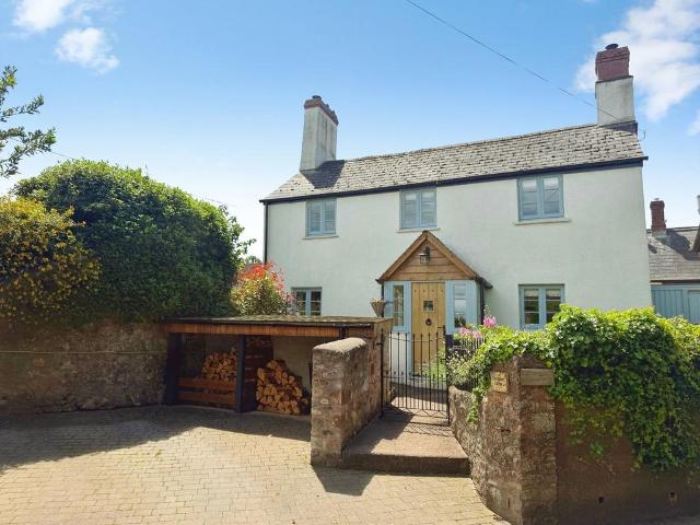 2 bedroom detached house for sale