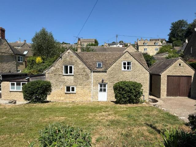 2 bedroom detached house for sale