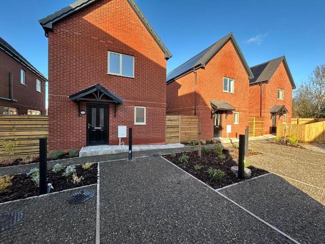 2 bedroom detached house for sale