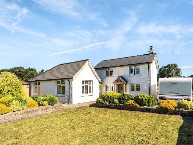 2 bedroom detached house for sale