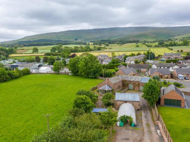 2 bedroom detached house for sale