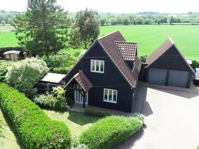 2 bedroom detached house for sale