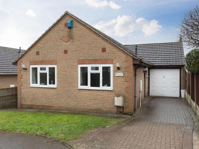 2 bedroom detached house for sale