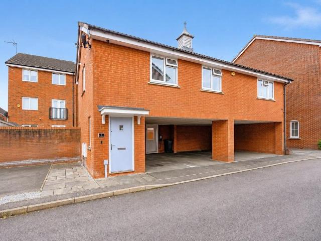2 bedroom detached house for sale