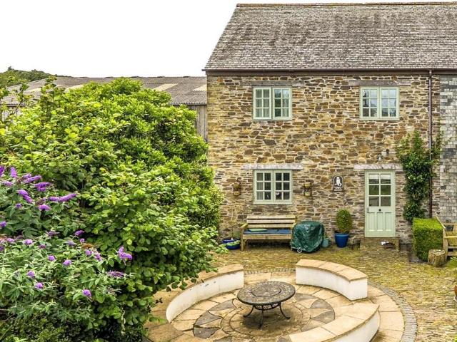 2 bedroom detached house for sale