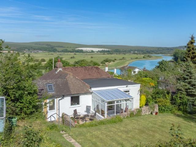 2 bedroom detached house for sale