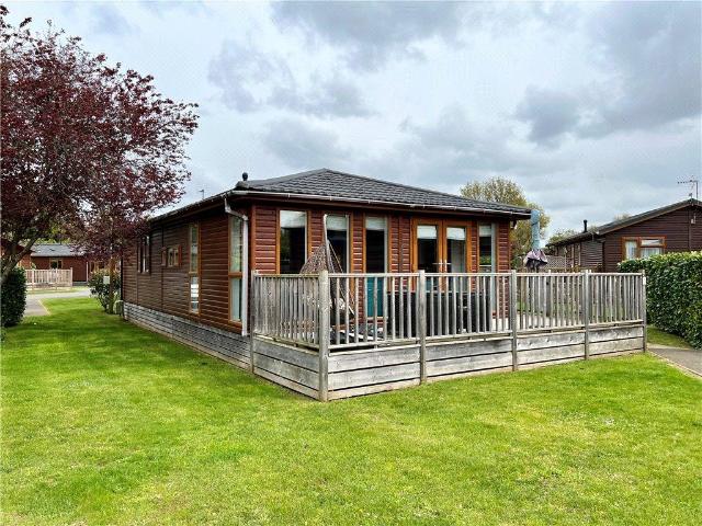 2 bedroom detached house for sale