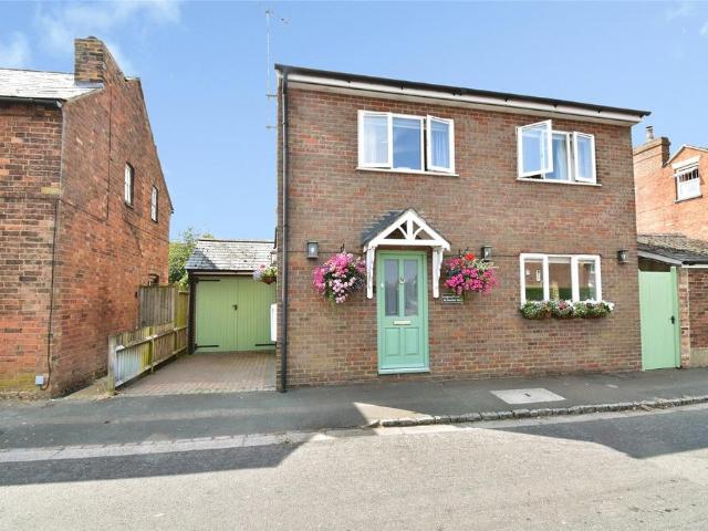 2 bedroom detached house for sale