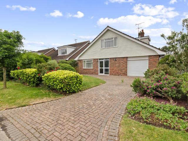 2 bedroom detached house for sale