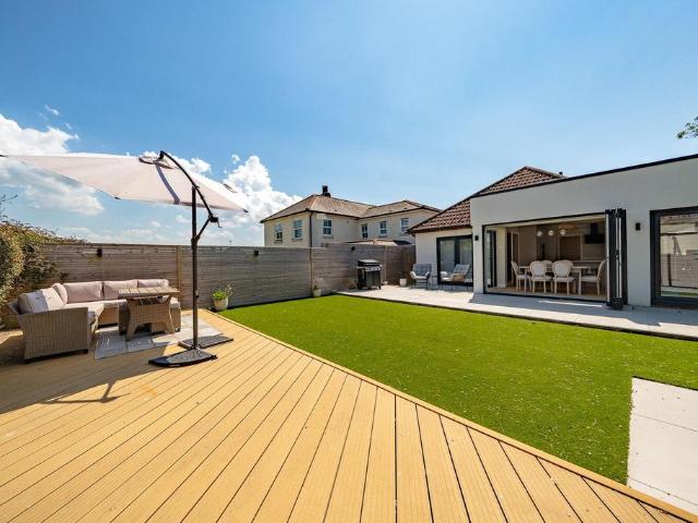 2 bedroom detached house for sale