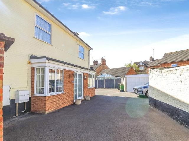 2 bedroom detached house for sale