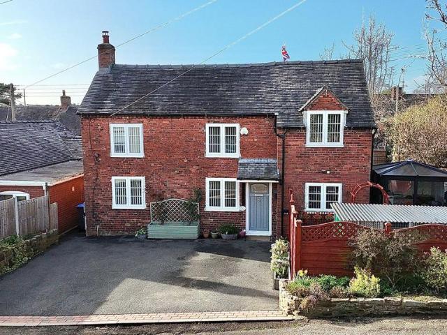 2 bedroom detached house for sale