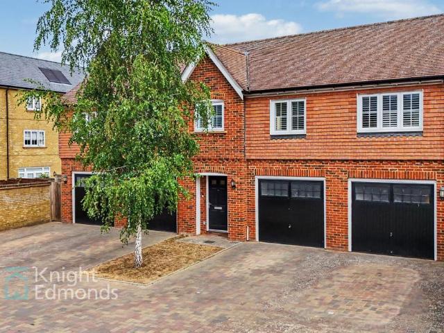 2 bedroom detached house for sale