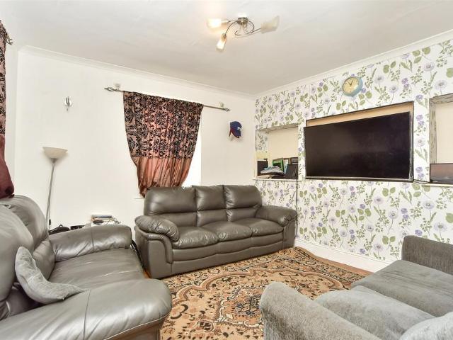 2 bedroom detached house for sale