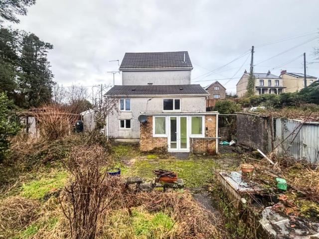 2 bedroom detached house for sale