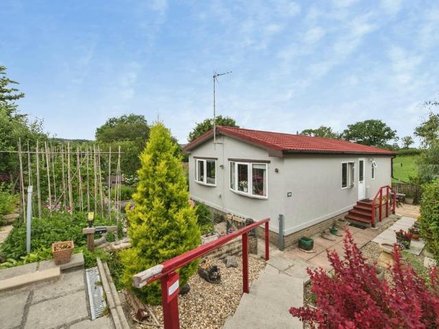 2 bedroom detached house for sale