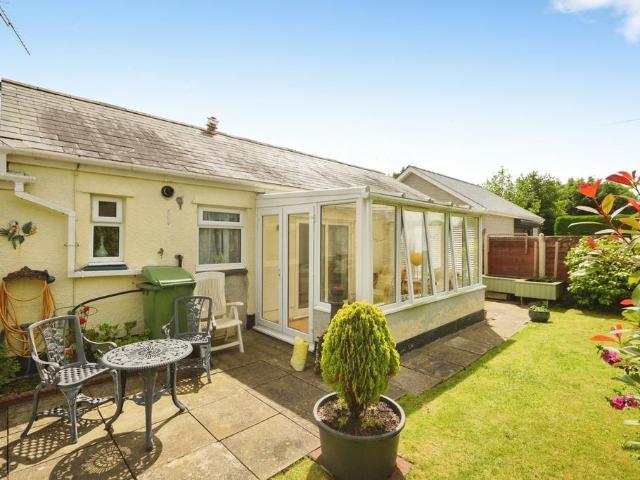 2 bedroom detached house for sale