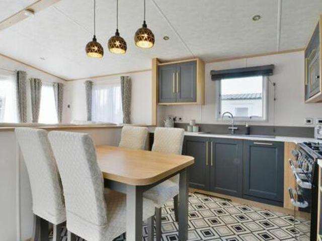 2 Bedroom Detached House For Sale In Cotswold Hoburne