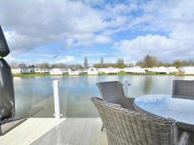 2 Bedroom Detached House For Sale In Cotswold Hoburne