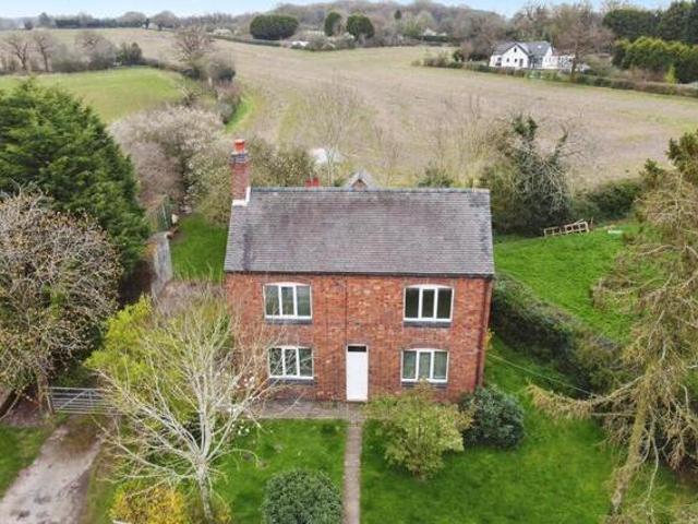 2 Bedroom Detached House For Sale In Coleshill, Birmingham