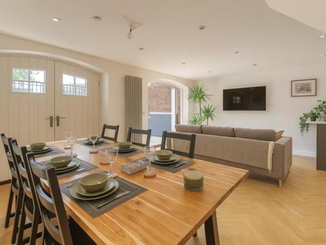 2 bedroom detached house for sale in Carlton Crescent, Southampton, Hampshire, SO15