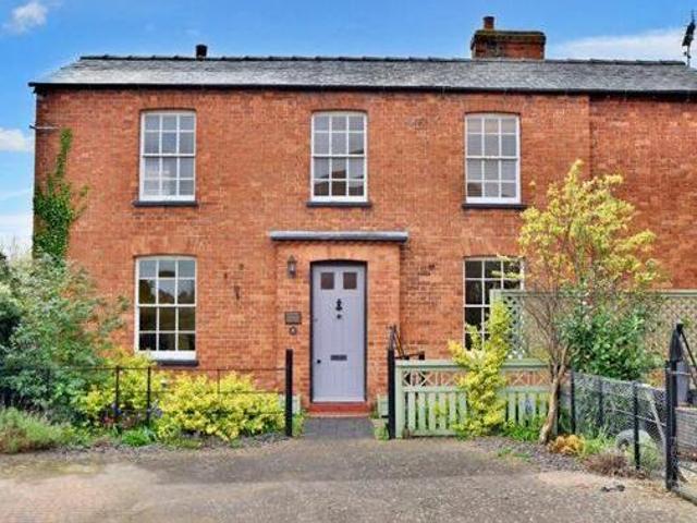 2 Bedroom Detached House For Sale In Chapel Jetty, Bassingham