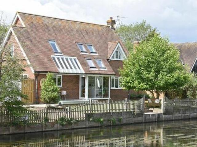 2 Bedroom Detached House For Sale In Chartham