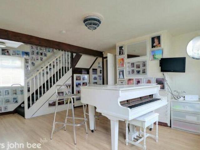 2 Bedroom Detached House For Sale In Cheadle