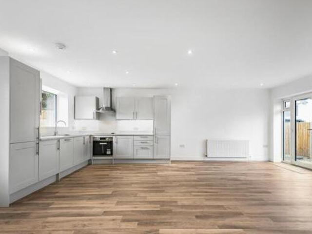 2 Bedroom Detached House For Sale In Croydon